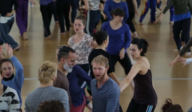 Flying low — Danza.es