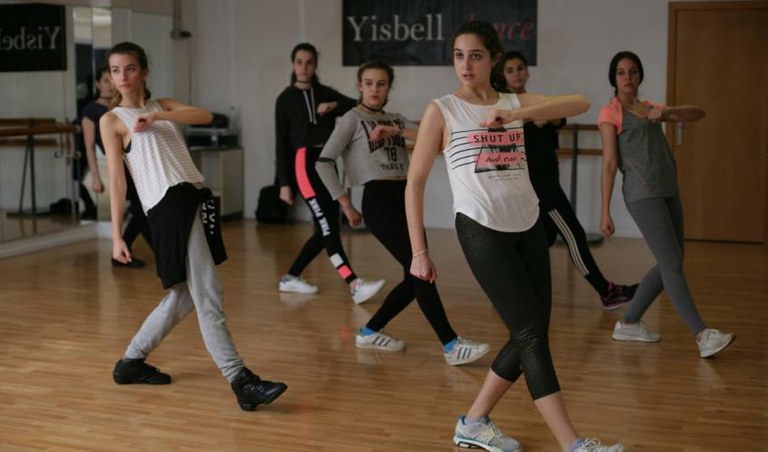 ¡Contratamos Profes de Funky Jazz , Hip Hop y New Style! — Danza.es